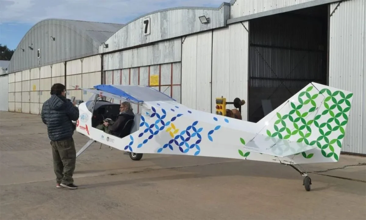 Probaron y certificaron en el Oeste al primer avión eléctrico de ...