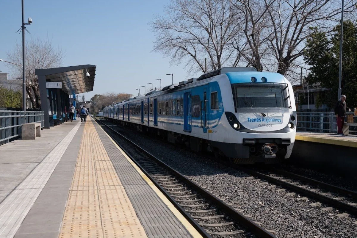 El estado del Tren Sarmiento, San Martín y Belgrano Sur para este lunes ...