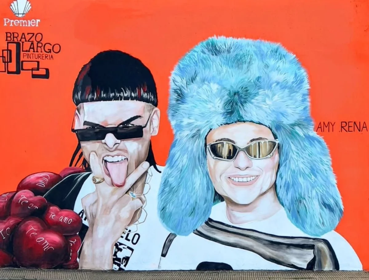 La muralista de Luján Amy Rena presentó su nuevo mural de Ca7riel y ...