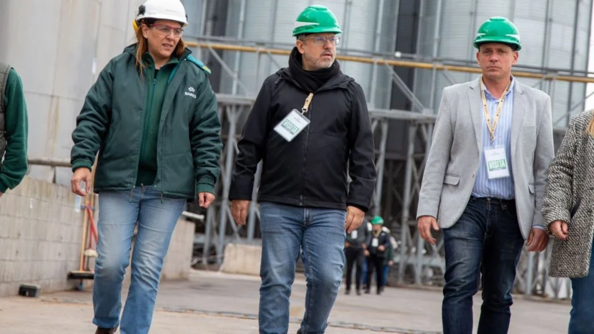 Valenzuela recorrió Las Heras y Navarro: "Vamos a pintar la Provincia ...
